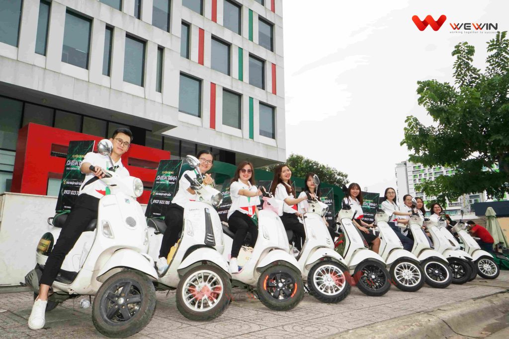 Roadshow Xe Vespa của FE Credit - Roadshow WeWin Media